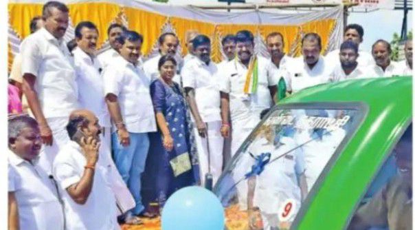 சுரண்டை நகராட்சி தூய்மை பணிக்காக 13 வாகனங்கள் வழங்கல் – Seithi Saral