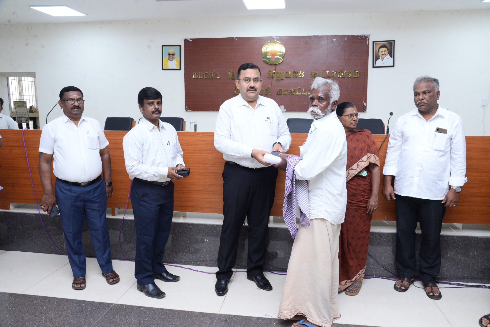 தென்காசி மாவட்ட மக்கள் குறைதீர்க்கும் நாள் கூட்டம் - Seithi Saral