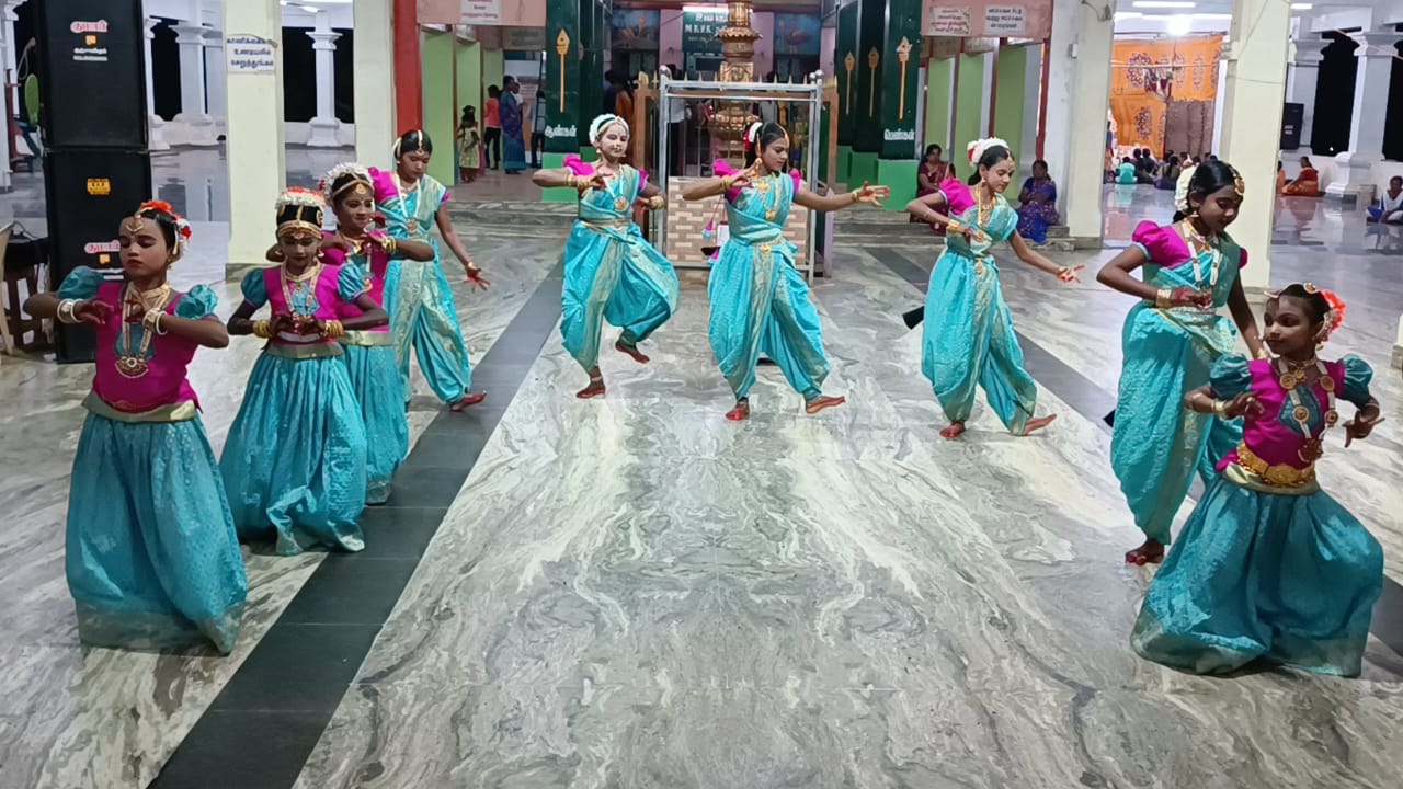 நவராத்திரியையொட்டி 9 கோவில்களில் பரதம் ஆடிய பாவூர்சத்திரம் மாணவிகள் - Seithi Saral