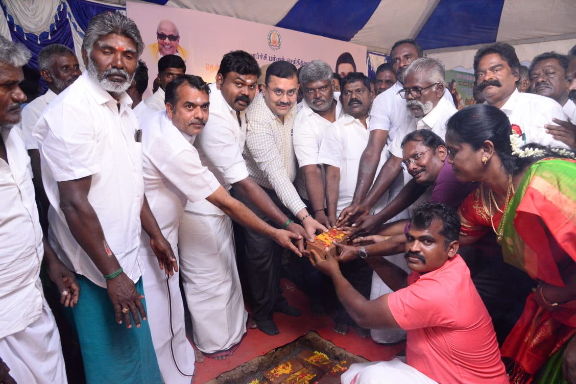 நெற்கட்டும் செவலில் வெண்ணிகாலாடி உருவ சிலை அடிக்கல் நாட்டு விழா ...